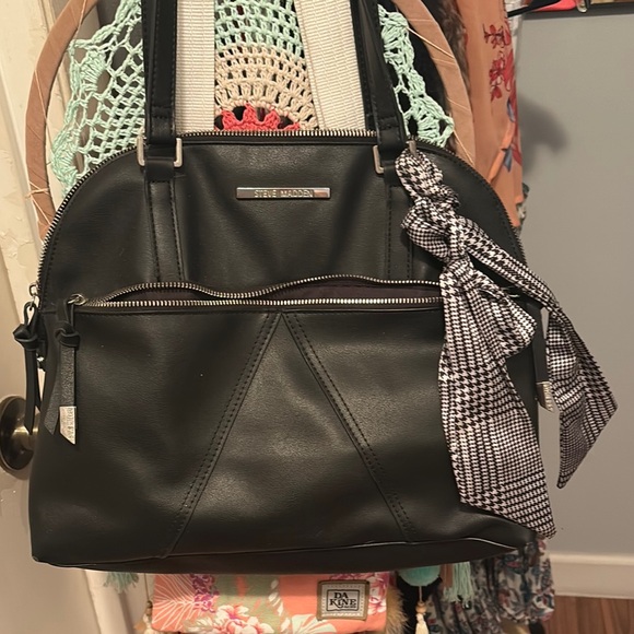 Steve Madden | Bags | Steve Madden Black Shoulder Bag With Structured ...